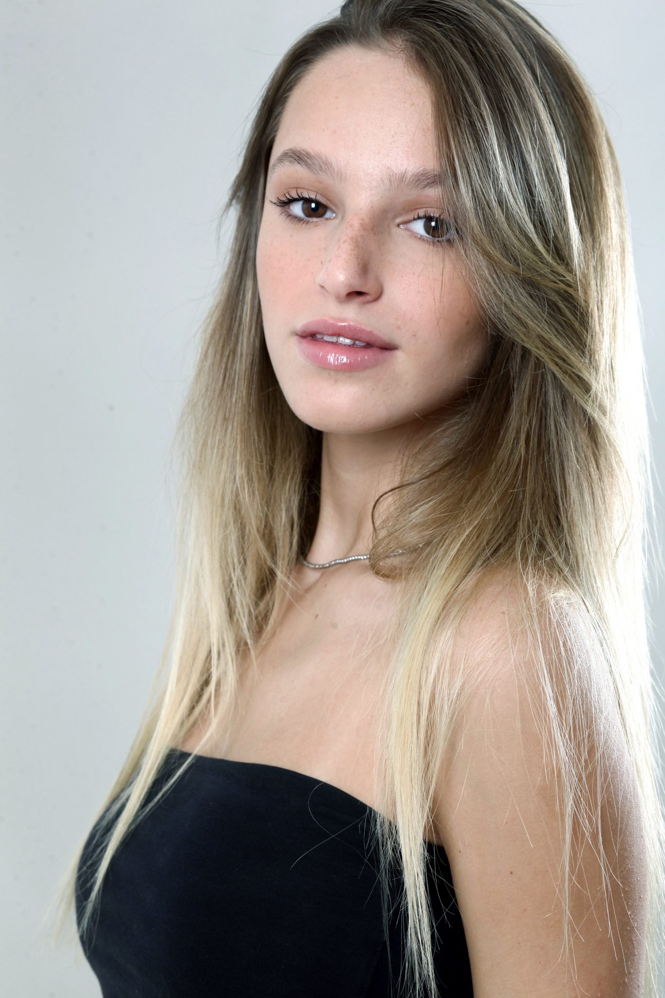 RONI SOLAN - IMAGE MODELS